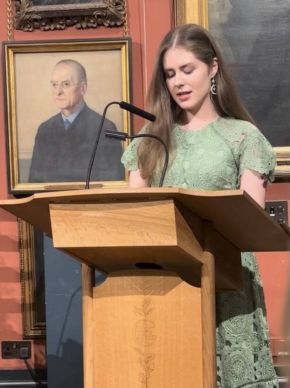 about me – Imogen Wade Poetry